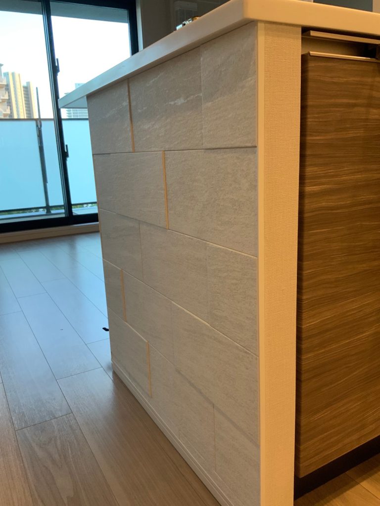 高槻市 高級感あふれる鏡3枚貼り |【公式】Renor(リノル) 大阪の内装リフォームチーム